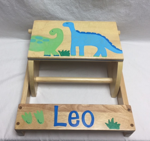 Dinosaurs flip up step stool – Kidoodles Inc